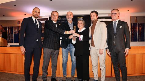 Gentleman Allenatore Gigi Simoni 2021 2022 A Stefano Pioli