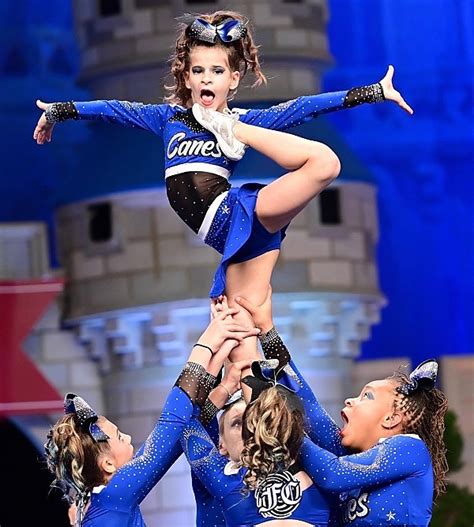 Free Clip Cheerleading Stunts Download Free Clip Cheerleading Stunts