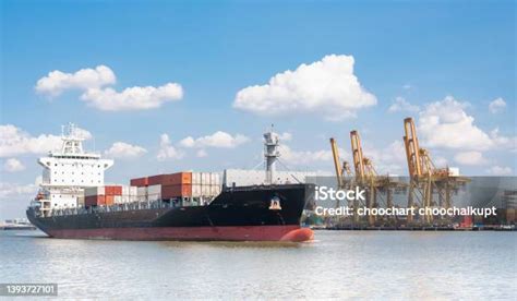 컨테이너화물선 수입 수출 상거래 사업 무역 물류 및 열린 바다에서 컨테이너화물 선박 보트에 의한 국제 운송 화물 운송 해상 화물 운송에 대한 스톡 사진 및 기타 이미지
