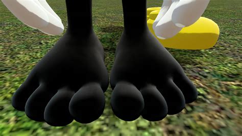 Mickey Mouse Showing His Feet9 By Militaryrabbit On Deviantart