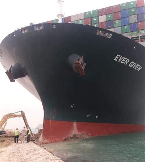 Tugboats Work To Refloat Mv Ever Given Blocking The Suez Canal