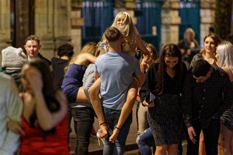 Very Drunk Girls New Years Eve 20192020 Drunk Girls Uk