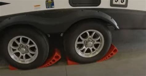 How To Use Rv Leveling Blocks Properly A Scissor Jack Hack Simplify