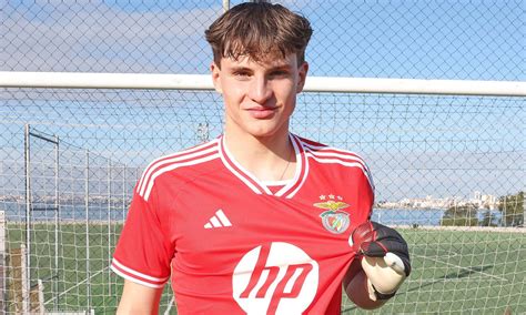 Benfica Confirma Contratação De Arnas Voitinovicius