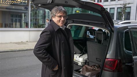 Puigdemont avisa al PSOE que continuarán con el proceso de independencia