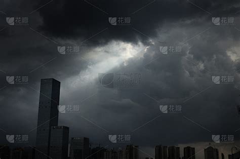 黑暗中的光明
