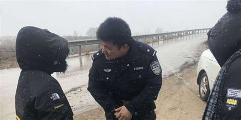 开学第一天小学生离家出走，说是就想当主播手机新浪网