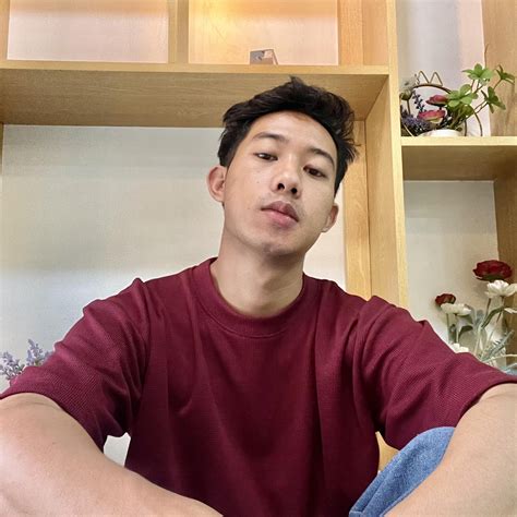 မြန်မာကြောင်များနှင့်ဖိနပ်သည်ကေတီပယ်ရီ Spotify Update News ပေါင်းချုပ