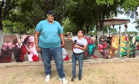 Él Es Chikilín El Hombre Más Alto De Sinaloa Esto Es Lo Que Mide Y Así Vive Su Día A Día