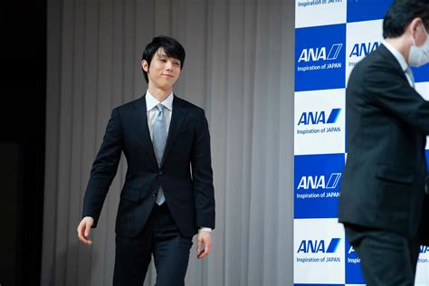 【羽生结弦】羽生結弦の“ある行動”で記者とカメラマンが笑顔に現地で見た、決意表明会見の“テレビ中継には映らなかった真実”「困ったような笑顔で