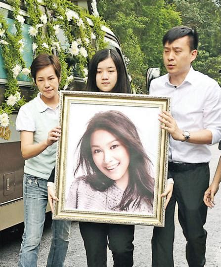 陳僖儀化輕煙 黃柏高哭送最後一程 E123長青網 長者服務及老人院資訊
