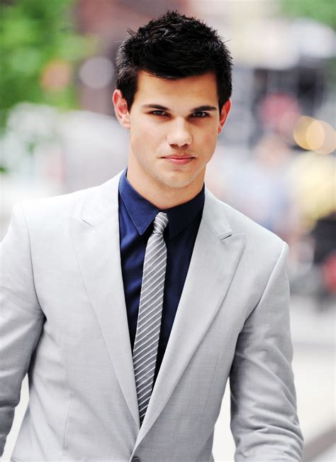 Taylor Lautner Taylor Lautner Photo 22690778 Fanpop