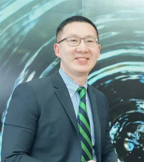 ธนาคารสแตนดาร์ดชาร์เตอร์ดบริจาคเงิน 100 000 ดอลลาร์สหรัฐแก่สภากาชาดอังกฤษเพื่อช่วยเหลือผู้ประสบ