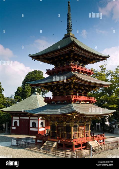 Japanese Pagoda Stock Photo Alamy