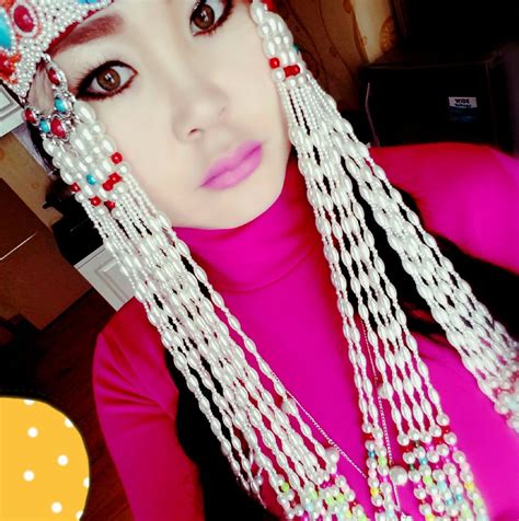 Дээлэн дээр зүүх толгойн гоёл