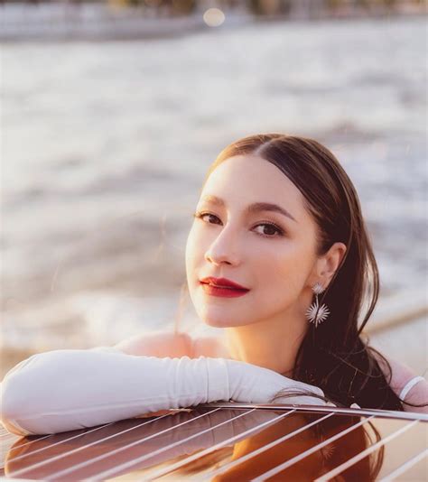 ลี นาตาลี เผยภาพพรีเวดดิ้งสุดโรแมนติกคู่ ฟลุค เกริกพล สื่อจุมพิตแห่งรักแท้