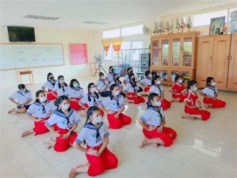 ความงามของนาฏศิลป์ไทย โรงเรียนภูบดินทร์พิทยาลัย