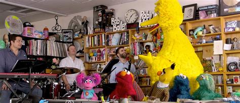 Die Sesamstraßen Gäng Performt Live Bei Nprs Tiny Desk Concerts
