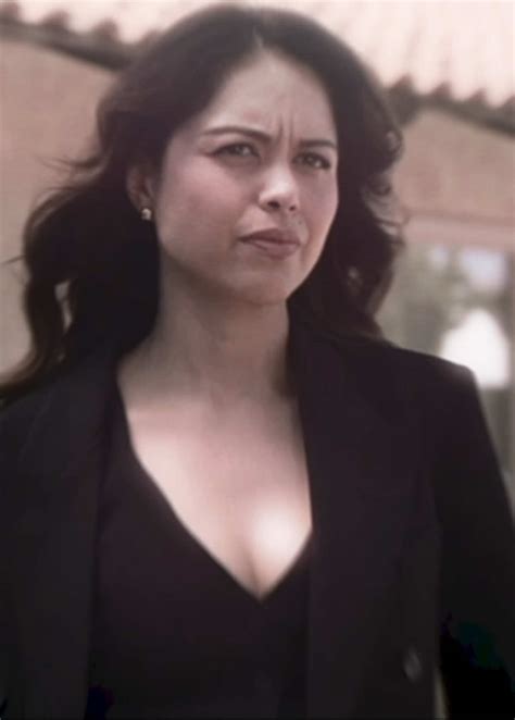 Angela Lopez Outfits In The Rookie Season 8 Tiktok
