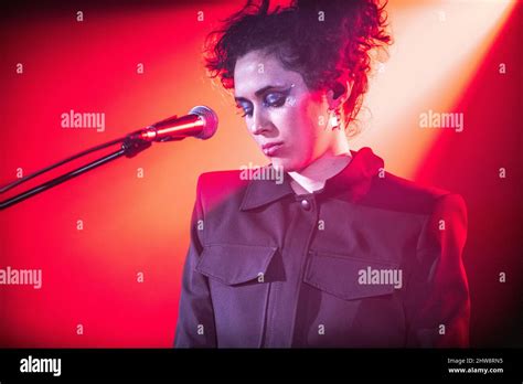 Alice Wonder Performing At La 2 De Apolo Barcelona 25 Feb 2022