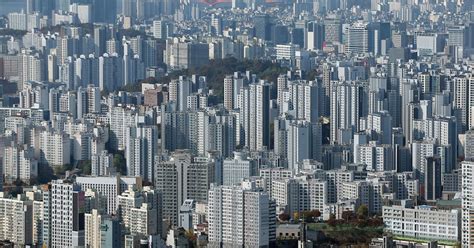 경기 지역도 줄줄이 미분양 “공급과잉·대출규제에 수도권도 청약 실패”
