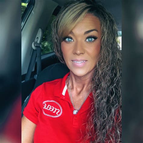 Ashlie Ellis Steele Saddle