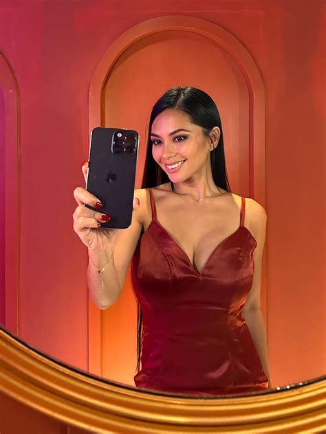 The Restaurant Selfie Rmirrorselfie
