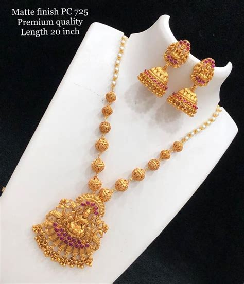 Pin By Sa R On Quick Saves Gold Bridal Jewellery Sets Bridal Gold Jewellery Gold Jewelry Simple