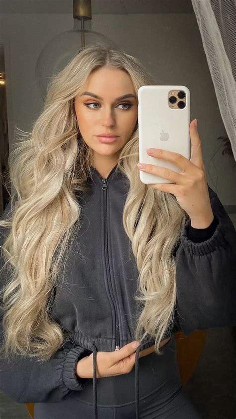 Selfie Nudes GLAMOURHOUND