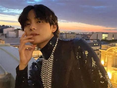 V De Bts Anuncia Layover Su Disco Como Solista Revela Fecha De