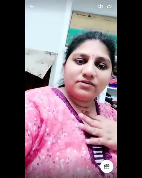 Leel Lee Thu Tango Model Nighty Changing To Wearing Saare