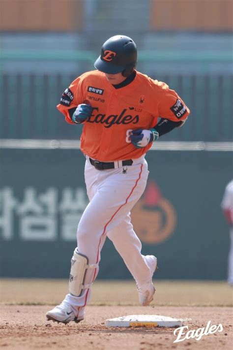 죽어도 안 넘어간다 한화 26살 92홈런 거포도 쉽지 않다 대전 신구장 개막 최대 변수 8m 몬스터월 누가 넘길까