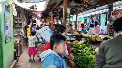 မြဝတီမြို့၌ ဈေးများနှင့် လမ်းများတွင် ပုံမှန်အတိုင်း ရောင်းဝယ်သွားလာ စည်ကားလျက်ရှိ Information