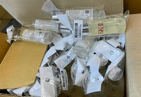 网上挂有品牌授权书小心这些SKII迪奥都是假的 消费者