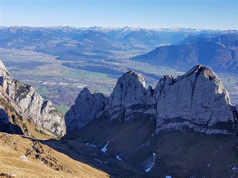 Kreuzberge K I Bis K Iii Mit Blick Ins Rheintal Foto Hikr Org