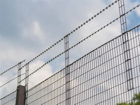 Line Formed Razor Wire Replaces Barbed Wire With Higher Safety
