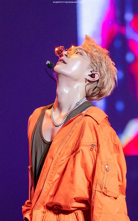 【张艺兴演唱会】190714张艺兴重庆演唱会layzhang Solo Concert In Chongqing 连体工装裤 金发 黄色墨镜