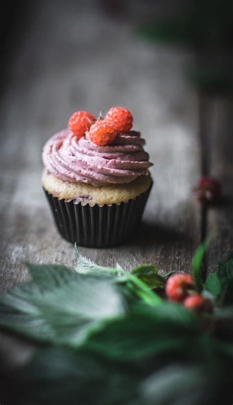 Raspberry Cupcakes With Cream Cheese Icing Adventures In Cooking