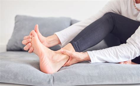 Why Do My Toes Cramp Tower Foot And Ankle