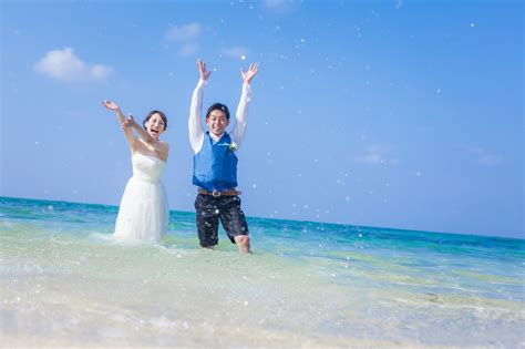 沖縄結婚式のゲストの服装は？季節別、場所別でお伝えします！｜沖縄ウエディングまとめ｜沖縄リゾート専門の結婚式情報サイト