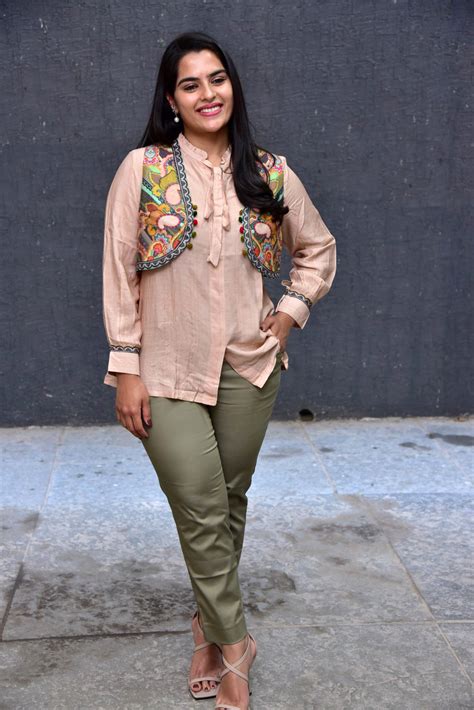 Kavya Kalyanram సార్ మూవీ సక్సెస్ మీట్‌లో కావ్య కళ్యాణ్‌రామ్