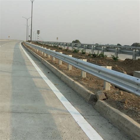 Single Side Single W Beam Crash Barrier Color Silver At Best Price In Ahmedabad G R