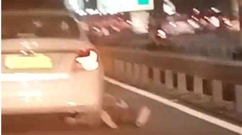 Delhi Shocker कैब ड्राइवर को कार के नीचे 200 मीटर तक घसीटा मौत