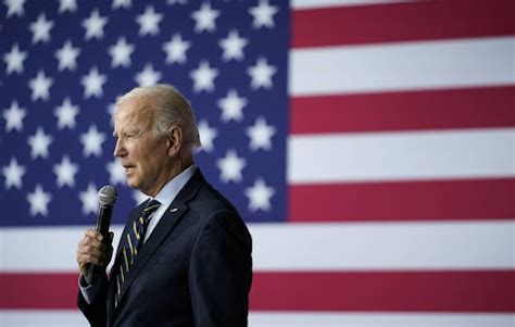 ယူကရိန်းအတွက် အကူအညီ ဒေါ်လာ ၆၀ ဘီလီယံ တောင်းခံရန် ဘိုင်ဒင်က စီစဉ်နေ