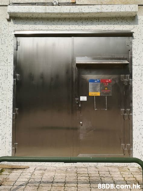 香港電燈火牛房門，hke不鏽鋼火牛房門，港燈標準火牛房門及電線坑板，不鏽鋼百葉，不鏽鋼貓梯，電線槽架及不鏽鋼欄杆 香港鐵器工程鋼鐵工程