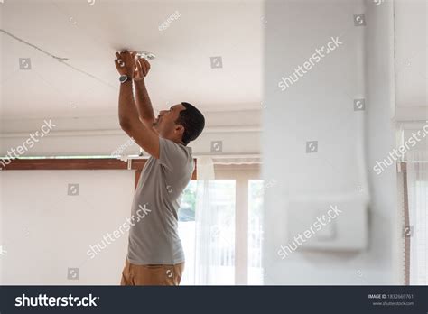 11 004 Installing Light Bulb Images Stock Photos Vectors Shutterstock