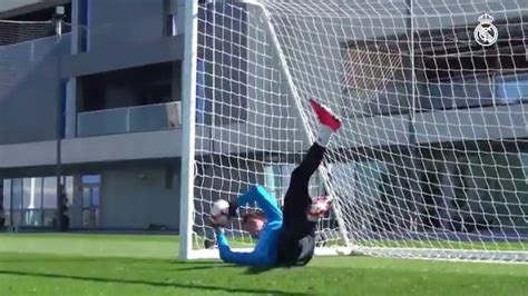 Real Madrid C F On Twitter Thibautcourtois NavasKeylor