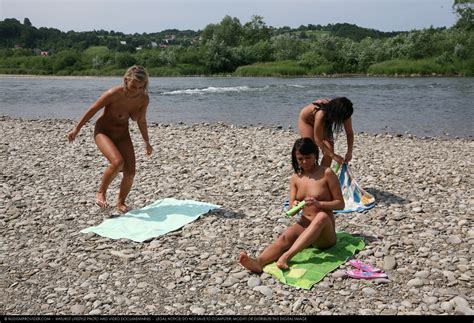 Forumophilia PORN FORUM Beach Nudism Lovers Of Sunbathing Naked Page