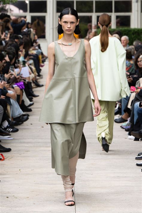 Calcaterra Rtw Spring 2024 Fashion How To Wear Spring Fashion