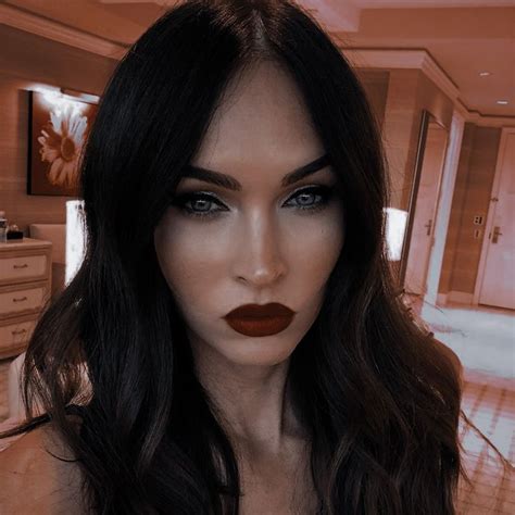 Pin By Alex Russell On M E G A N F O X Famous Women Women Famous